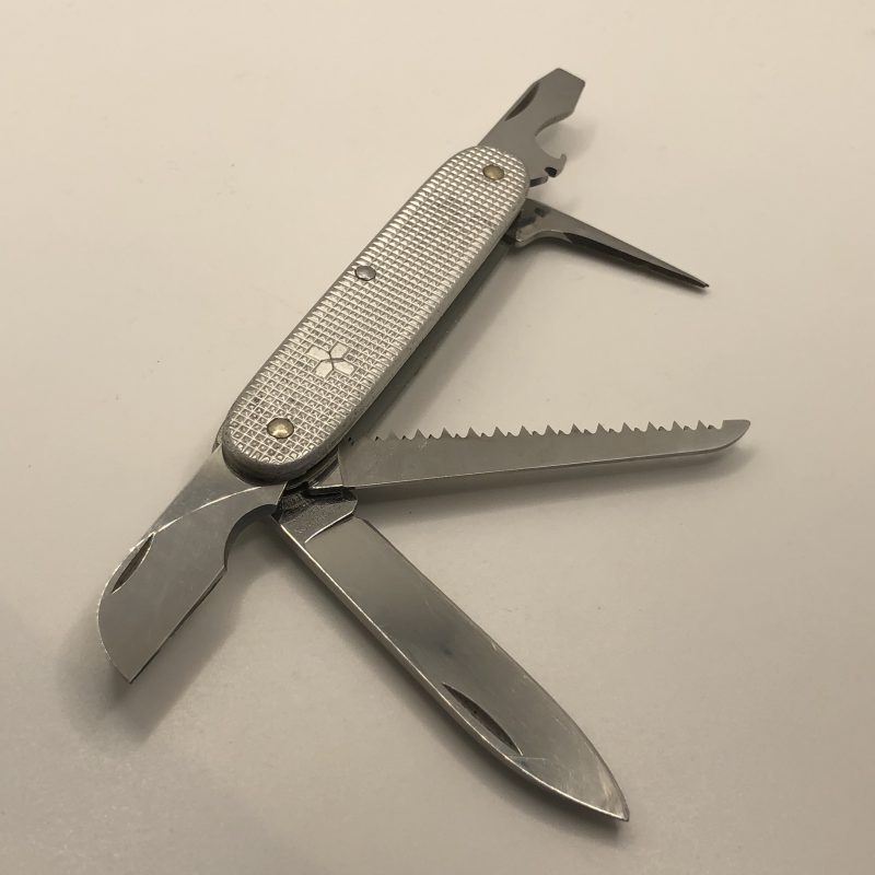 Victorinox Electrician + Old Cross 1985 – Marc's Army Knives